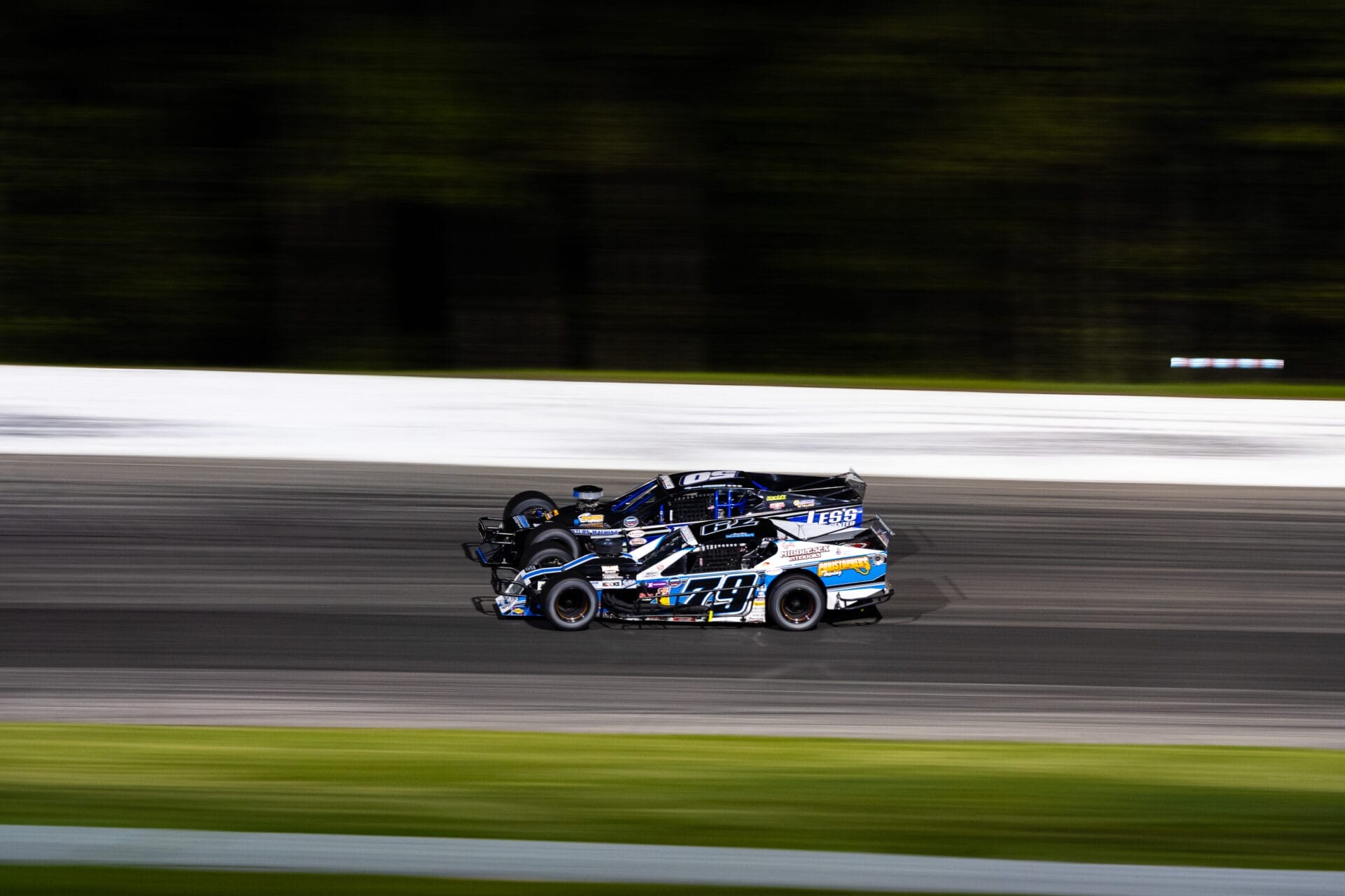 Final Midweek Show Brings Full Fendered and Open Wheeled Twin 50s to ...